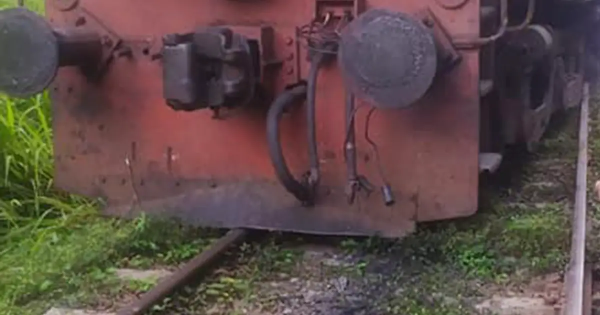 Class M8 844 Derailed Near Tambuttegama